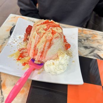 VAMPIRE PENGUIN - Updated July 2024 - 290 Photos & 120 Reviews - 1102 E ...