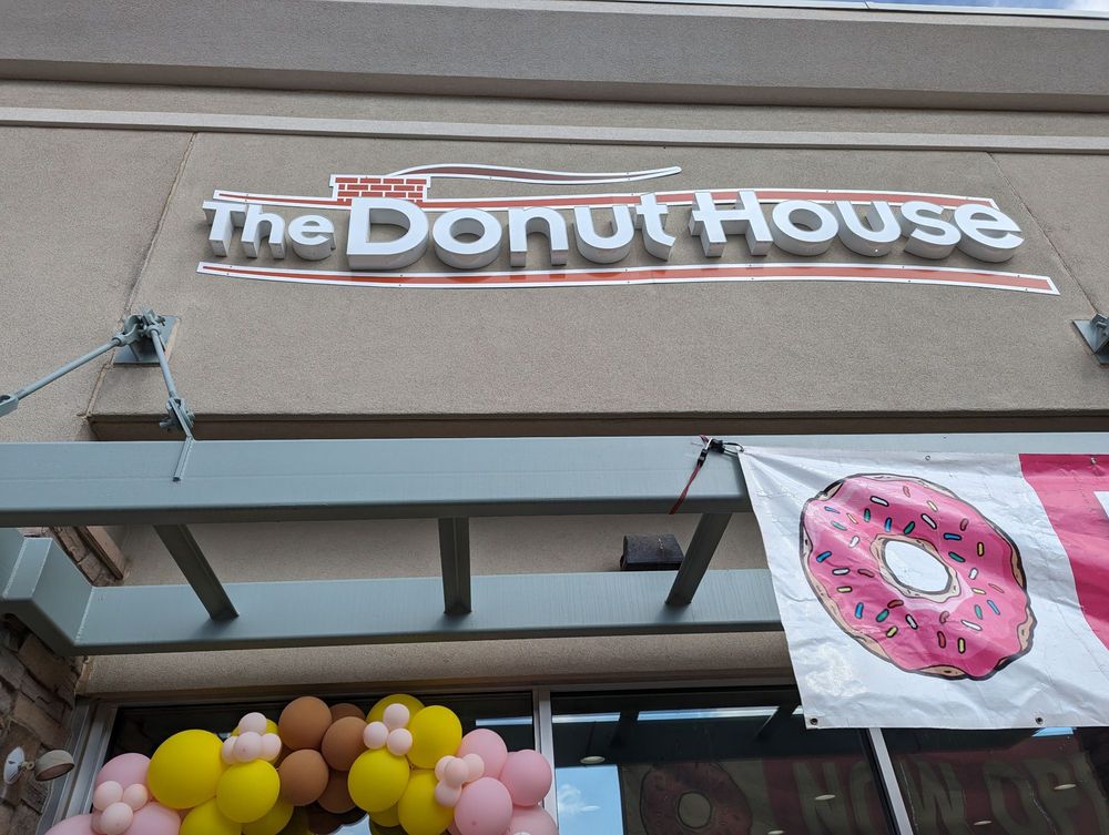 THE DONUT HOUSE - THORNTON - Updated December 2025 - 24 Photos & 33 ...