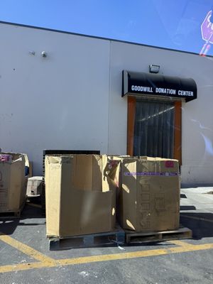 GOODWILL OF ORANGE COUNTY - Updated December 2025 - 80 Photos & 112 ...