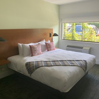 THE LONGLEAF HOTEL - Updated June 2024 - 60 Photos & 34 Reviews - 300 N ...