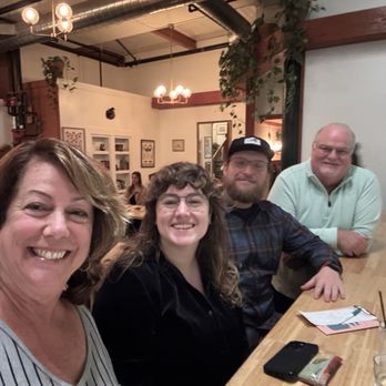 ROE - Updated May 2025 - 36 Photos & 17 Reviews - 207 Unity St ...