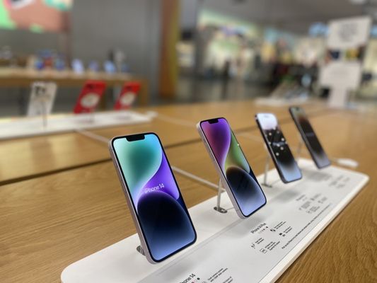 APPLE LOS CERRITOS - Updated January 2026 - 270 Photos & 1040 Reviews ...