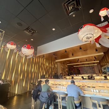 UZU REVOLVING SUSHI - Updated June 2025 - 604 Photos & 284 Reviews ...