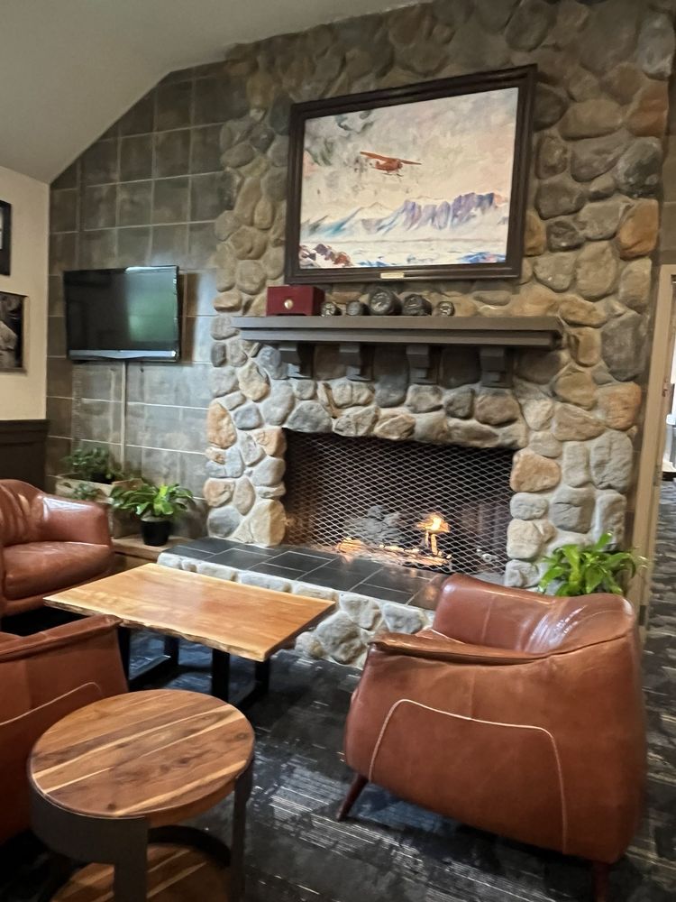 COAST INTERNATIONAL INN - Updated December 2025 - 83 Photos & 53 ...