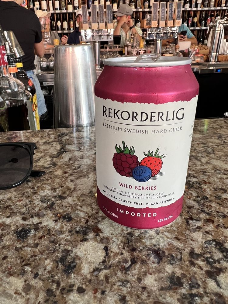 THE RED, WHITE & BREW - Updated March 2025 - 20 Photos & 31 Reviews ...