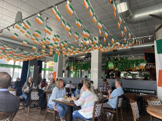 ME & BILLY - Updated June 2025 - 178 Photos & 377 Reviews - 200 W 3rd ...