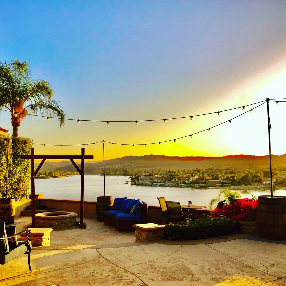 NEWPORT LIGHTS - Updated May 2025 - 15 Photos - Newport Beach ...