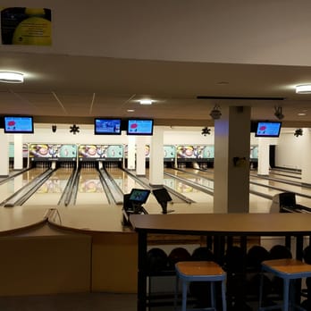 HUB GAMES - Updated December 2025 - 18 Photos - 4001 E Stevens Way NE ...