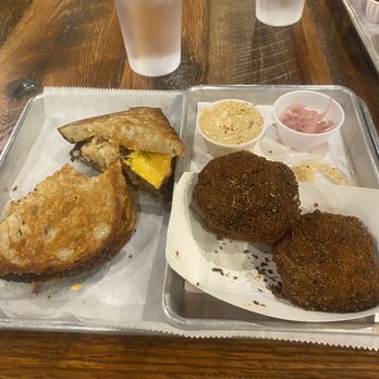 MAC’S LOCAL EATS - 541 Photos & 560 Reviews - 5656 Oakland Ave, St ...