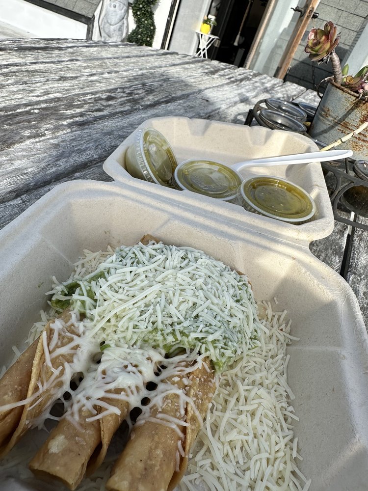 LOURDES MEXICAN FOOD 12 Photos 50 Reviews 1040 Carlsbad Village lourdes-mexican-food-12-photos-50-reviews-1040-carlsbad-village