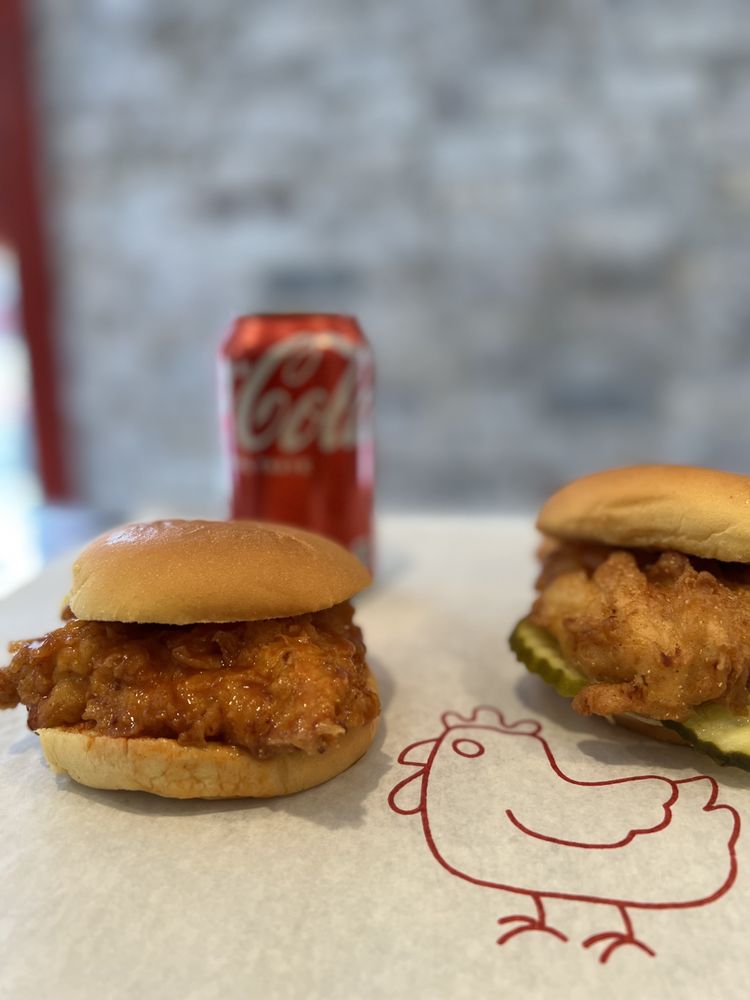 RED LIGHT CHICKEN - 61 Photos & 92 Reviews - 2147 N Sheffield Ave ...