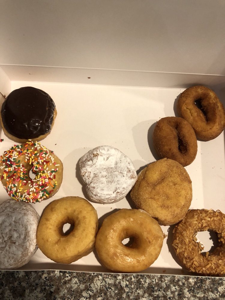 DONUT CONNECTION - 21 Photos & 51 Reviews - Donuts - 5205 NW 39th Ave ...
