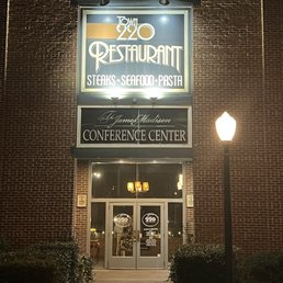 TOWN 220 RESTAURANT - Updated October 2025 - 110 Photos & 135 Reviews ...