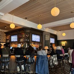 ZARELLA PIZZERIA & TAVERNA - Updated December 2025 - 384 Photos & 170 Reviews - 531 N Wells St ...