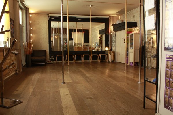 POLE DANCE PARIS - Updated January 2025 - 11 Photos - 42 rue d'Avron ...