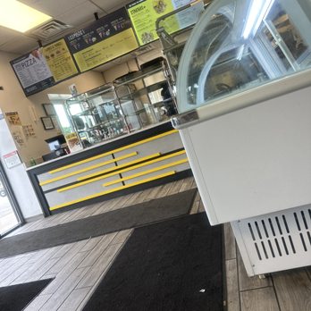 SLICE FACTORY - BRIDGEPORT - Updated December 2025 - 12 Photos - 1546 W ...