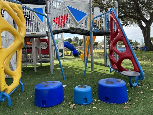 CURRIE COMMONS PARK - Updated May 2024 - 16 Photos - 750 SE 2nd Ave ...