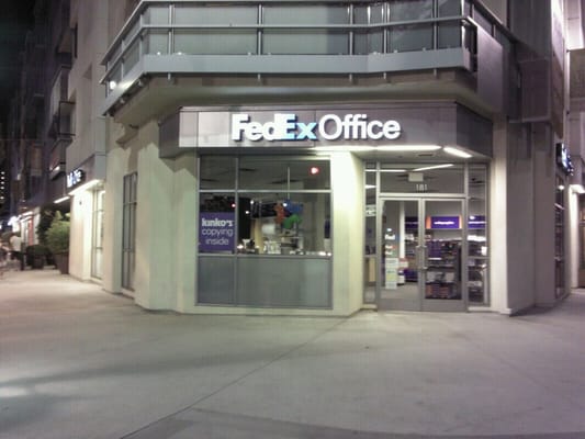 FEDEX OFFICE PRINT & SHIP CENTER - Updated October 2025 - 13 Photos ...