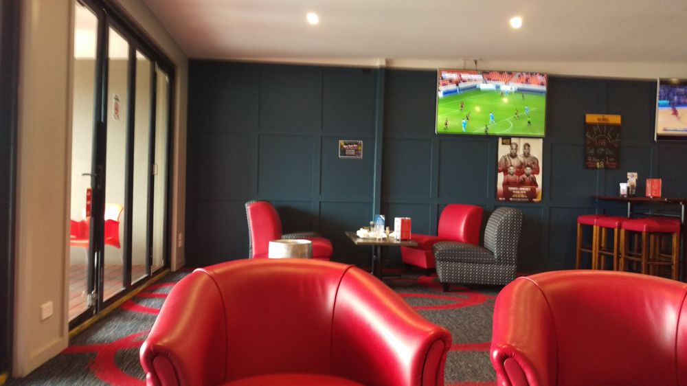 DROUIN FAMILY HOTEL - Hotels - 65 Princes Way, Drouin Victoria ...