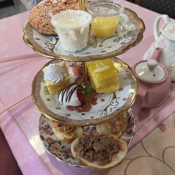 THE PINK DOOR TEA HOUSE - Updated August 2024 - 272 Photos & 102 ...