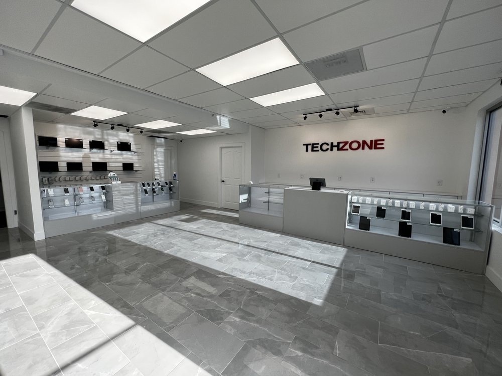 TECH ZONE - Updated October 2025 - 11 Photos - 803 Vandercook Way ...