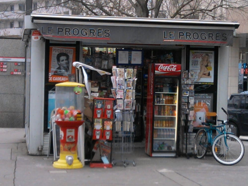 KIOSQUE À JOURNAUX - Updated November 2025 - Place Charles Hernu ...