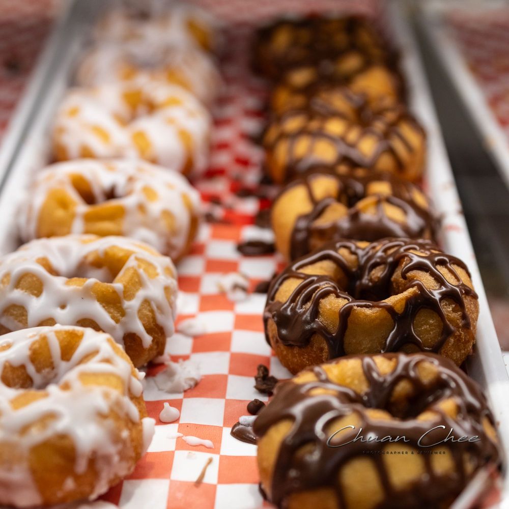 THE DAPPER DOUGHNUT CAFE - Updated April 2025 - 28 Photos - 40 King ...