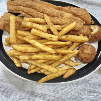 GUS FAMILY RESTAURANT - Updated June 2024 - 20 Photos & 18 Reviews ...