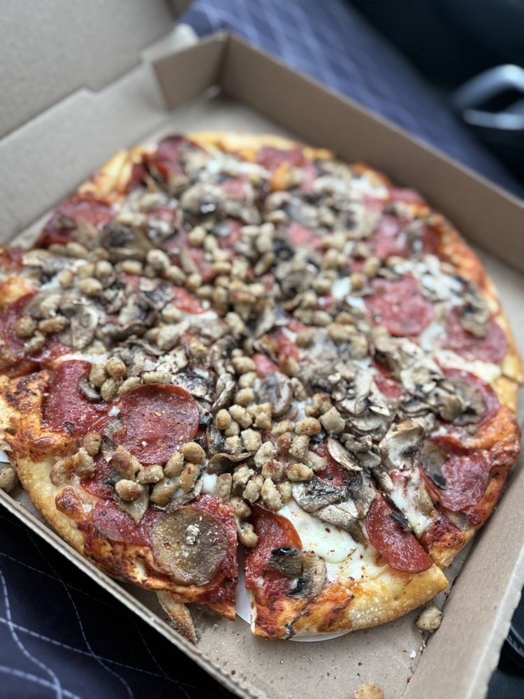 RED WEST PIZZA WILMINGTON - Updated December 2025 - 196 Photos & 425 ...