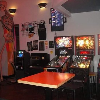 QUARTERS ARCADE BAR - Updated December 2025 - 61 Photos & 20 Reviews ...