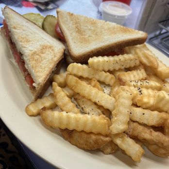 FT WRIGHT FAMILY RESTAURANT - Updated December 2025 - 137 Photos & 136 ...