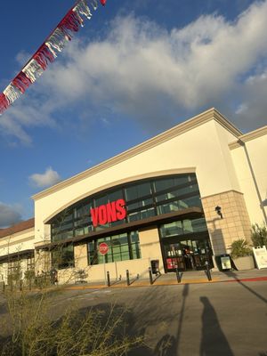 VONS - Updated May 2025 - 39 Photos & 13 Reviews - 940 Arneill Rd ...