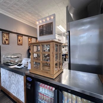 BEN’ YAYS - Updated January 2025 - 86 Photos & 49 Reviews - 1028 King ...