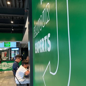 WINGSTOP - Updated September 2025 - 22 Photos & 28 Reviews - 2218 Bloor ...