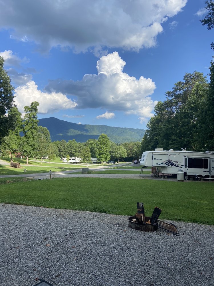 HONEYSUCKLE MEADOWS RV PARK - Updated November 2024 - 3958 Wears Valley ...