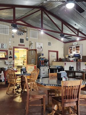 THE GRAZING TABLE ON FRANKLIN - Updated August 2024 - 20 Photos - 206 E ...