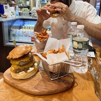 THE BEST 10 BURGERS in MANHATTAN, NY - Updated 2026 - Hours - Yelp