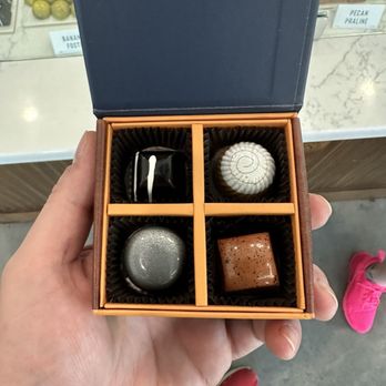 SPLENDID OAKS CHOCOLATES - Updated July 2025 - 90 Photos & 56 Reviews ...