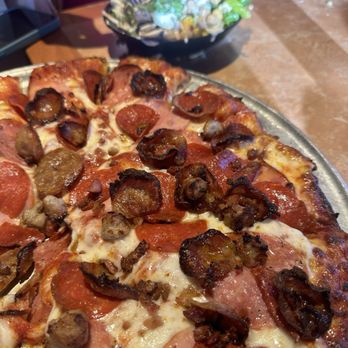 TOPPERS PIZZA PLACE - Updated July 2024 - 368 Photos & 657 Reviews ...