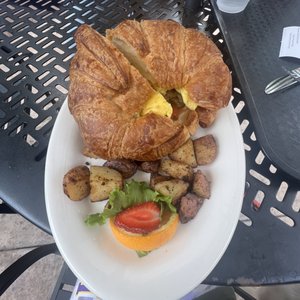 SIMPLE SIMON’S BAKERY & BISTRO - 1065 Photos & 1357 Reviews - 3639 Main ...