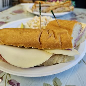 HELLO DELI - Updated December 2025 - 80 Photos & 138 Reviews - 2820 La ...