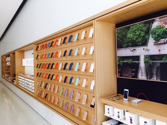 APPLE CLARENDON - Updated June 2026 - 55 Photos & 331 Reviews - 2700 ...