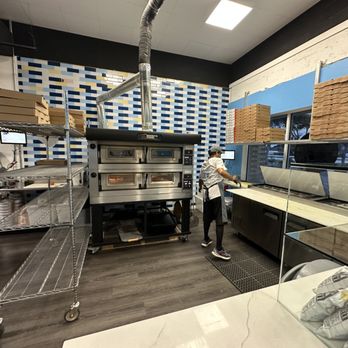 ROSSANOS PIZZA LAB - Updated December 2025 - 86 Photos & 25 Reviews ...