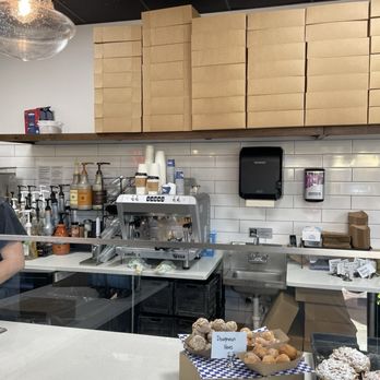 DG DOUGHNUTS - Updated June 2025 - 1425 Photos & 480 Reviews - 29 W ...