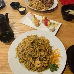 WILD GOJI REVOLVING SUSHI & BAR - Updated July 2025 - 2006 Photos ...