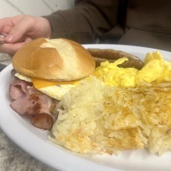 THE STILLY DINER - Updated May 2025 - 333 Photos & 481 Reviews - 223 N ...