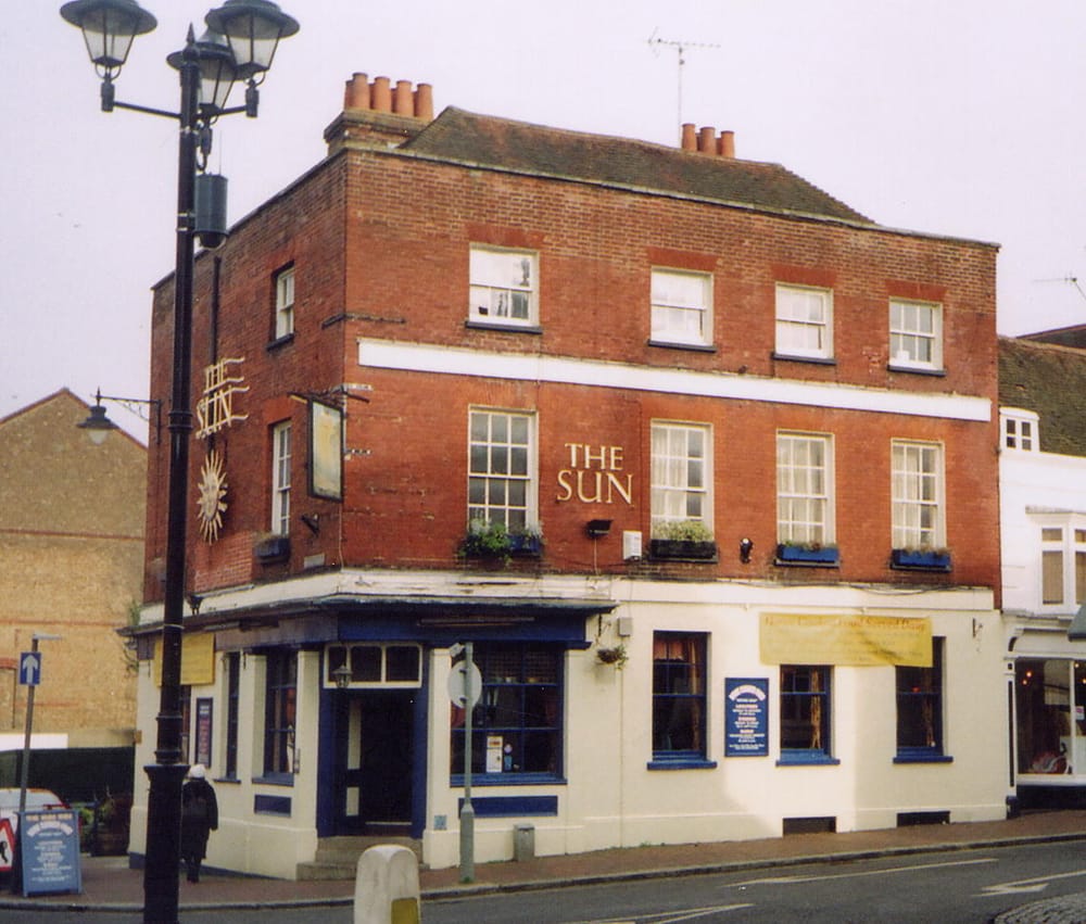 THE SUN INN - Updated April 2024 - 1 Wharf Street, Godalming, Surrey ...