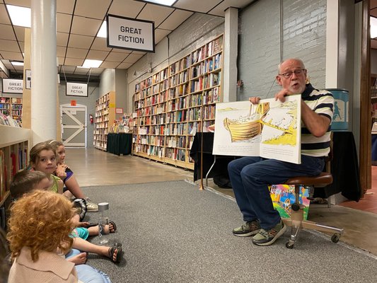 MR. BOOKMAN - Updated December 2025 - 10 Photos - 316 Allegheny Blvd ...