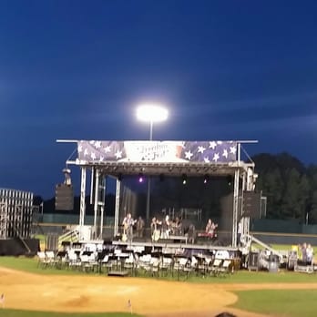 HOOVER METROPOLITAN STADIUM - Updated September 2025 - 72 Photos & 20 ...