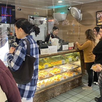 LONG’S FAMILY PASTRY - Updated December 2024 - 1081 Photos & 476 ...